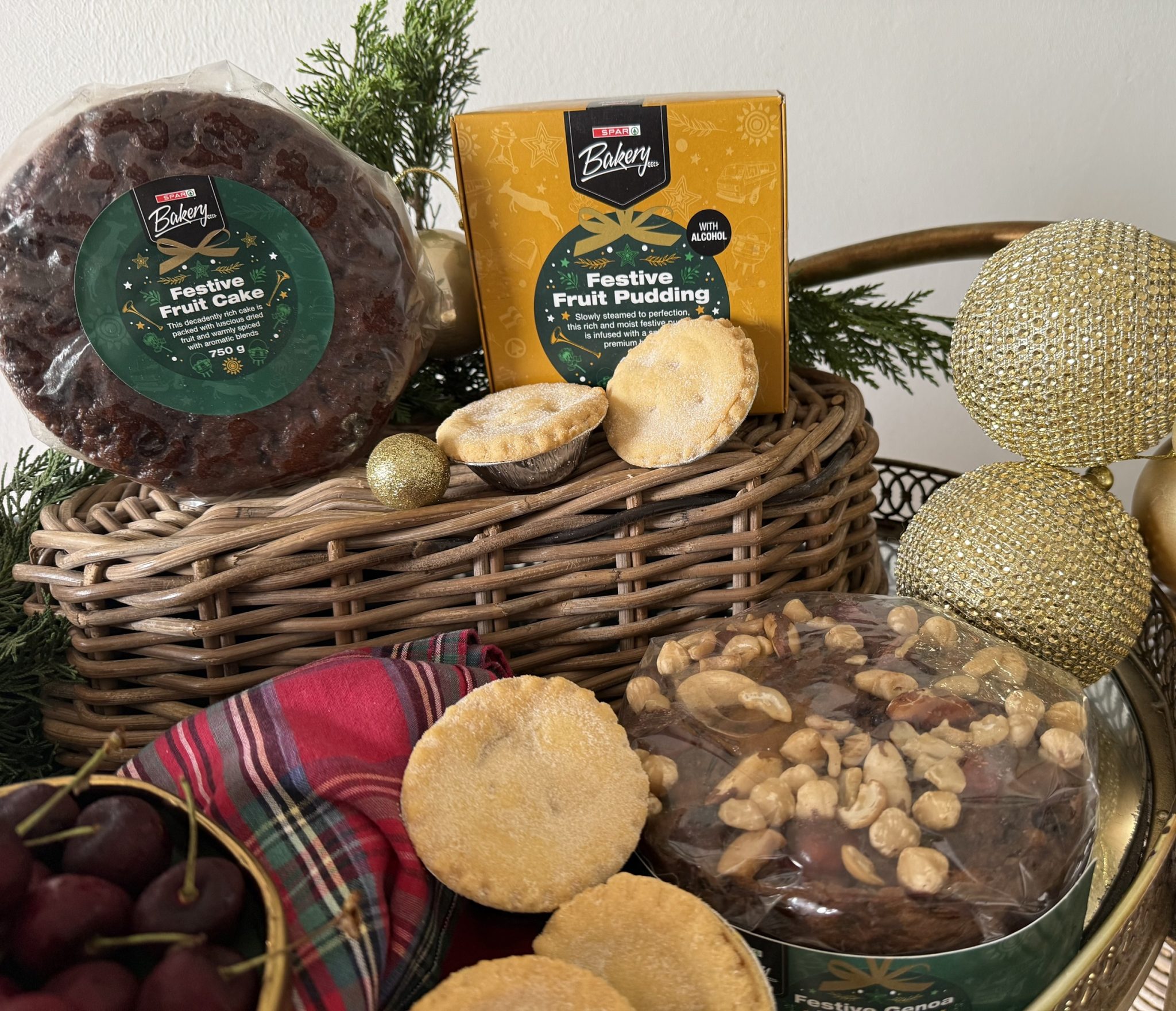 A festive shop … and a chance to win R10 000 vouchers with SPAR’s Elfie ...